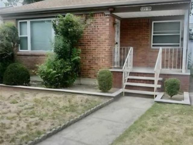 12123 th St, Rosedale, NY 11422