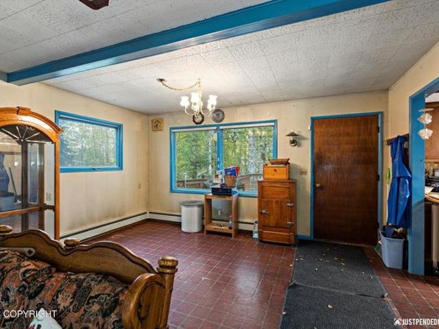 12121 Horseshoe Dr, Eagle River, AK 99577
