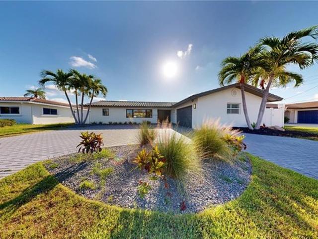12125 5th St E, Treasure Island, FL 33706