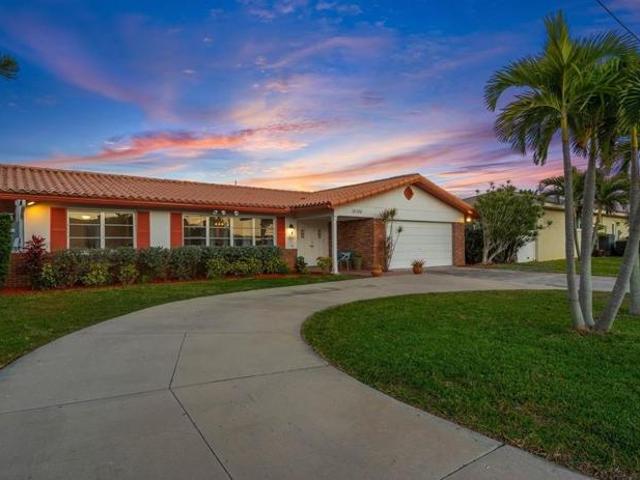 12125 6th St E, Treasure Island, FL 33706