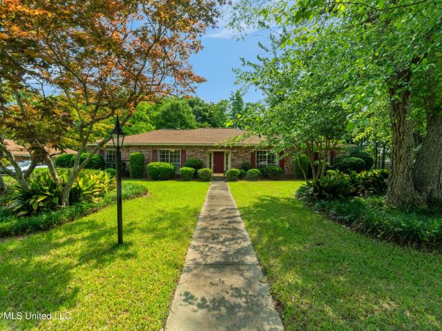 1212 Marie St, Hattiesburg, MS 39402 | MLS #4147 | Compass