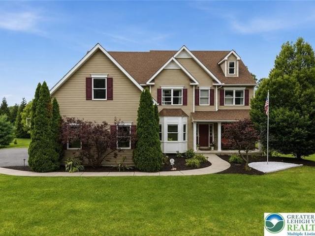 1212 Miller Rd, Bushkill, PA 18091