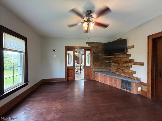 1212 Moccasin Road NE