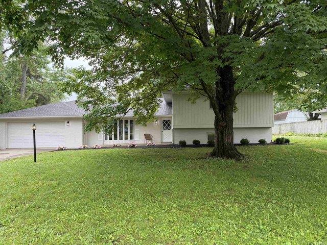 1212 N Bittersweet Ln, Muncie, IN 47304