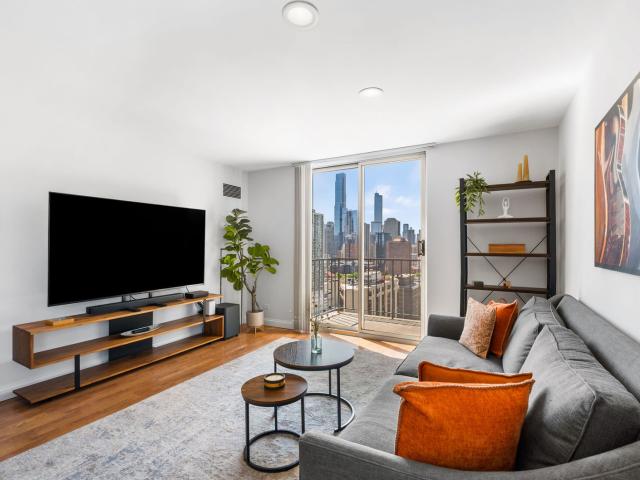 1212 N La Salle Drive # 2709