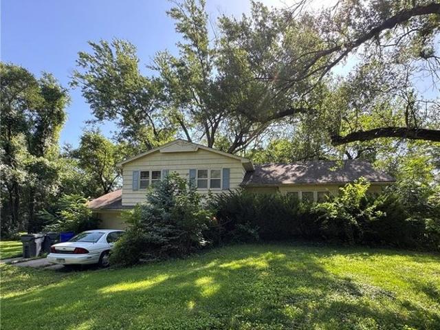 1212 N Leeview Dr, Olathe, KS 66061