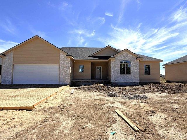 1212 N Shore Dr, Salina, KS 67401