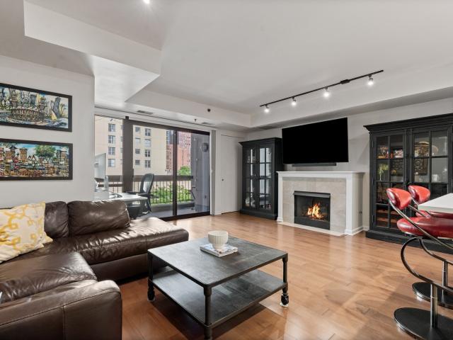 1212 N WELLS Street # 404