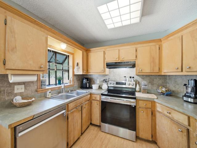 1212 Nazareth Road