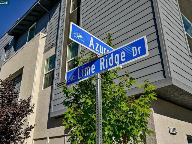 1212 Azure Ct