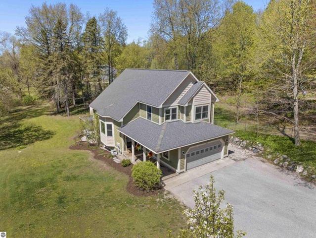 1212 Bailey St, Benzonia, MI 49616