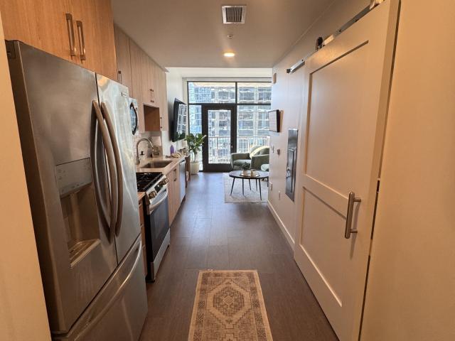 1212 Demonbreun St # 1406