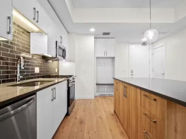 1212 DEMONBREUN ST # A11G, NASHVILLE, TN 37203 Condo/Townhome.