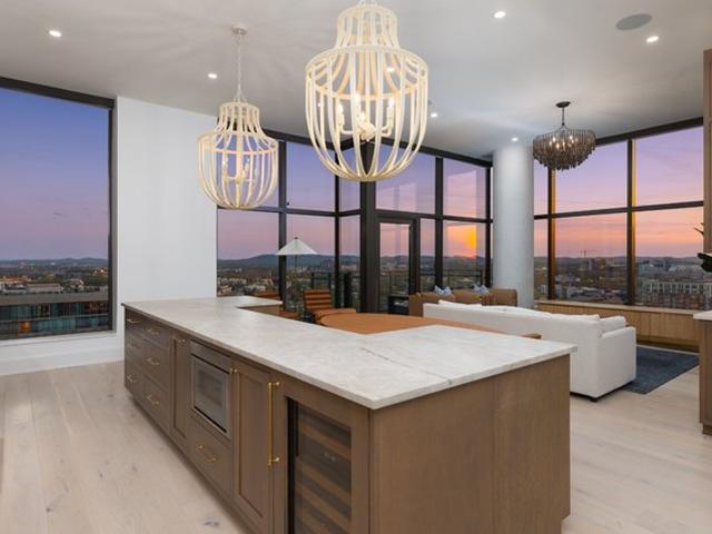 1212 Demonbreun St Apt 2802, Nashville, TN 37203