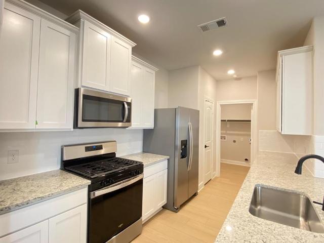 1212 Ginsburg Lane