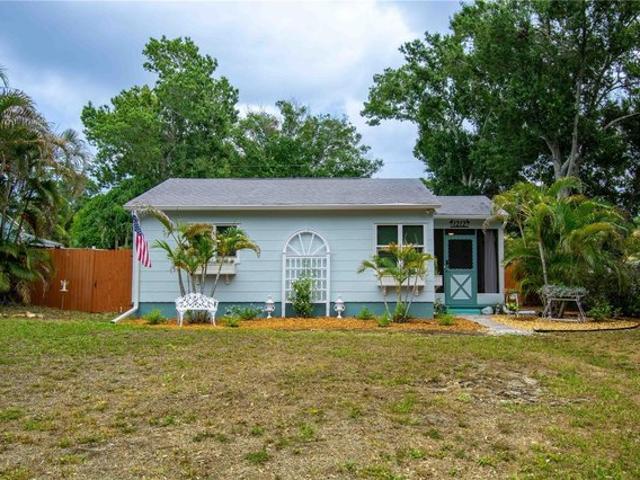 1212 Hull St S, Gulfport, FL 33707