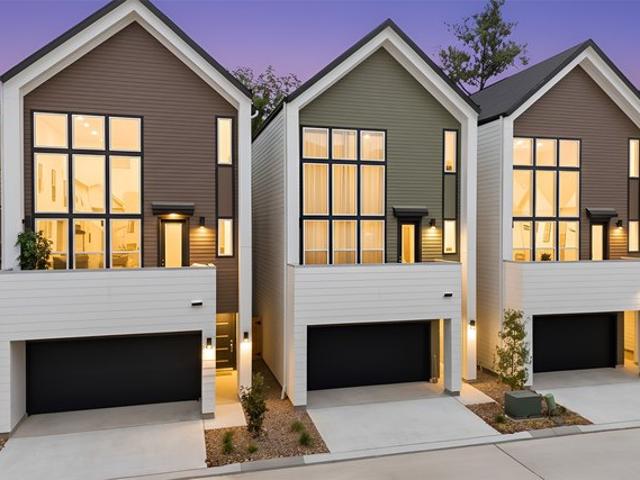 1212 Highland Row Ln, Houston, TX 77091