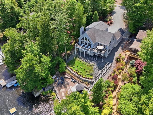 1212 Lakeview Drive W