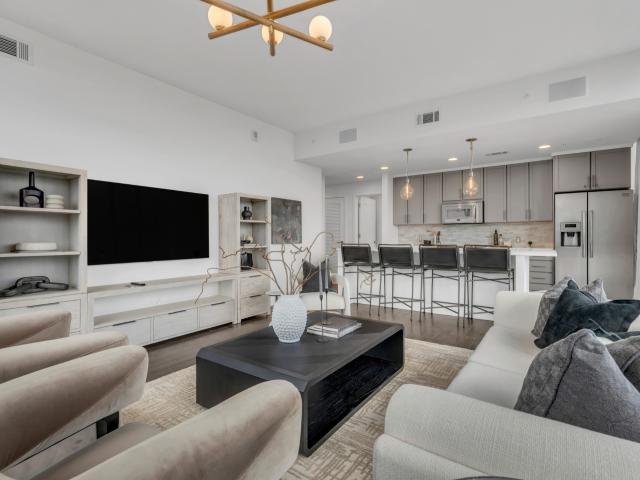 1212 Laurel St # 1815
