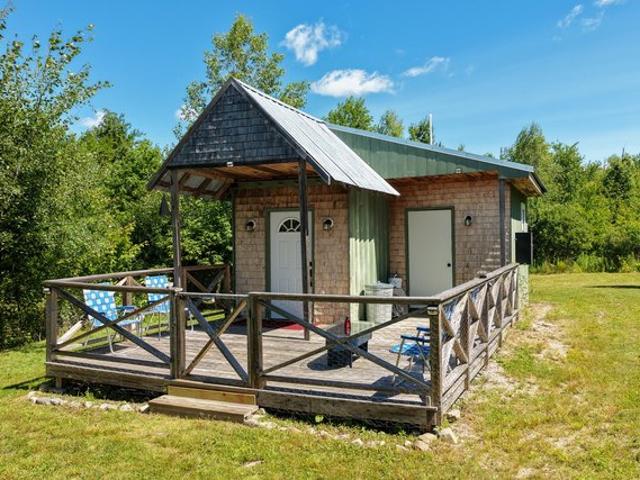 1212 Long Ridge Rd, Burlington, ME 04417