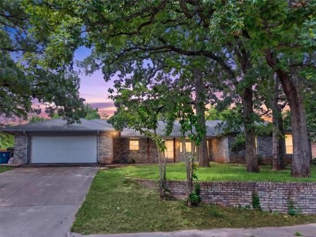 1212 Ridgecrest St, Edmond, OK 73013