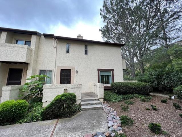1212 River Glen Row #106, San Diego, CA 92111