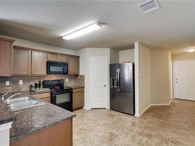 1212 Roman Drive