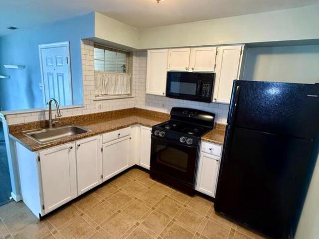 1212 Tristram Circle