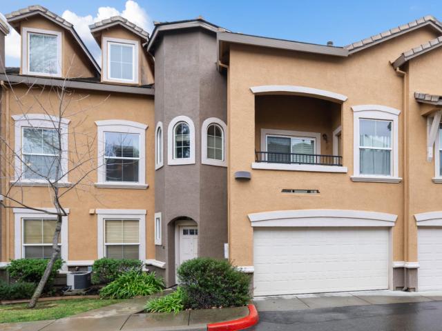 1212 Vessona Cir, Folsom, CA 95630 | MLS #226042