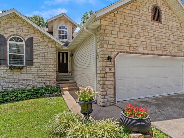 1212 W Merlin Drive