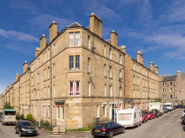 12/12, Wardlaw Terrace, Edinburgh EH11, 1 bed flat to rent, £1,025 pcm | PrimeLocation