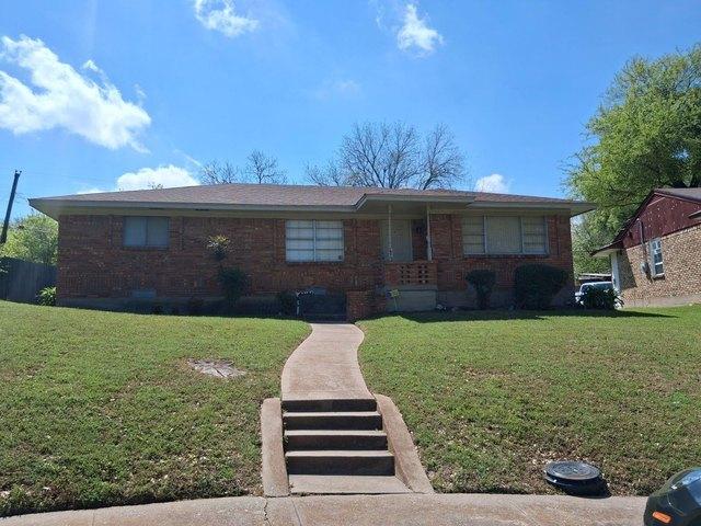 1212 Whispering Cir, Dallas, TX 75241