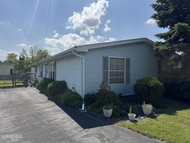 1212 Woolcut Ln, Toledo, OH 43615