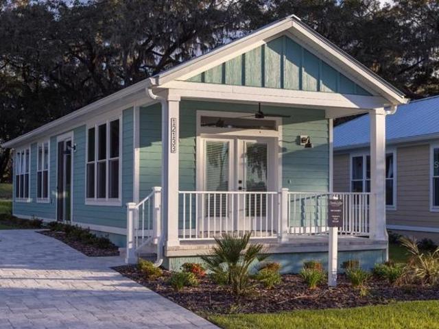 12133 Grand Oak Ln, Oxford, FL 34484