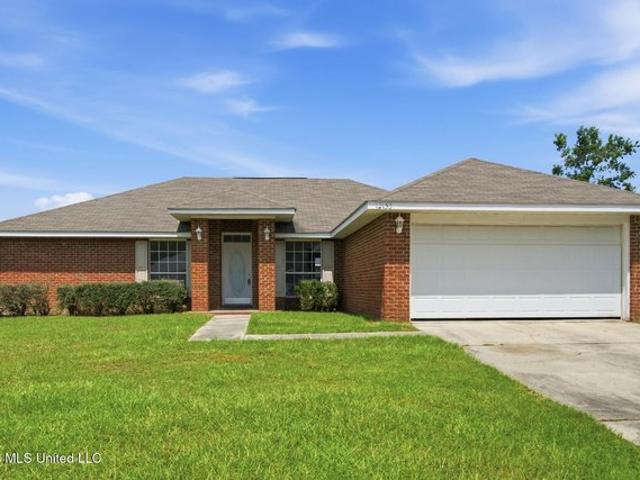 12133 Harmony Cir, Gulfport, MS 39503