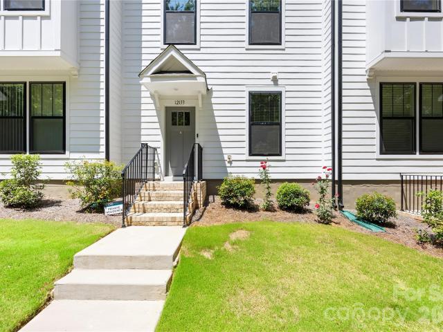 12133 Storm Lane