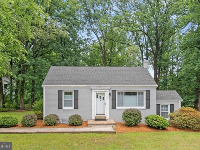 12131 Waples Mill Rd, Oakton, VA 22124