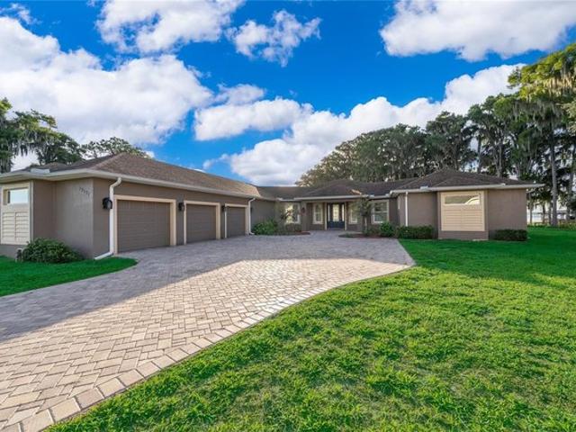12131 Eagles Point Ct, Grand Island, FL 32735