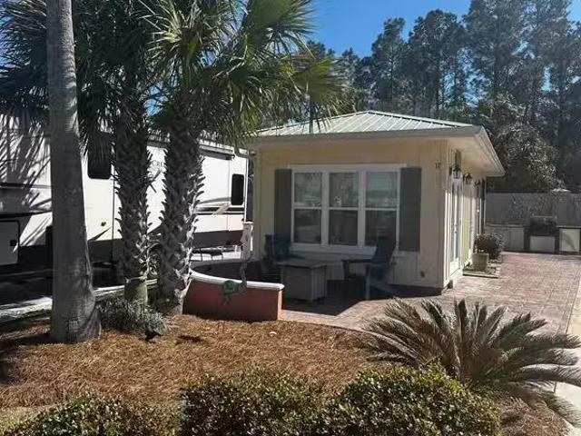12131 GATEWAY DR # 17, ELBERTA, AL 36530 Single Family Residen.