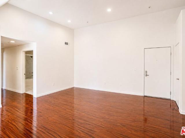 12132 Hart Street 301