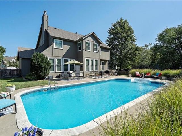 12134 Craig Ln, Overland Park, KS 66213