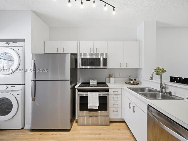 12135 SW 3rd St, Pembroke Pines, FL 33025