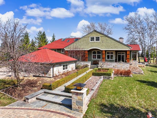 12138 N River Rd