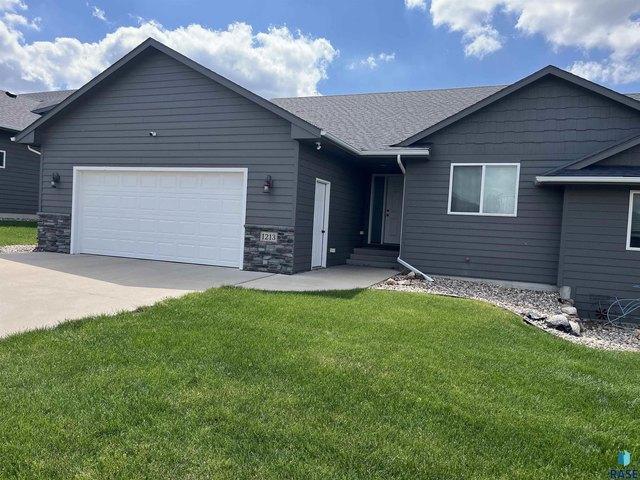1213 N Archer Ave, Sioux Falls, SD 57103