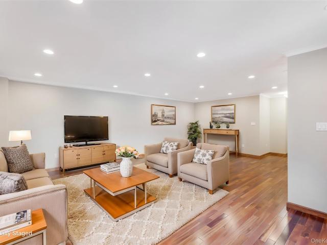 1213 Avenue Z B38