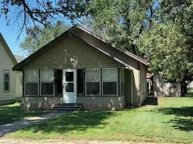 1213 Adams, Great Bend, KS 67530 649676256