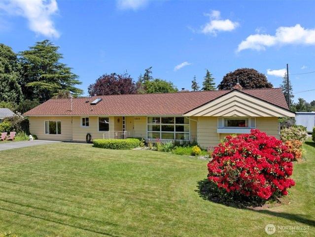 1213 Alaska Ave, Anacortes, WA 98221