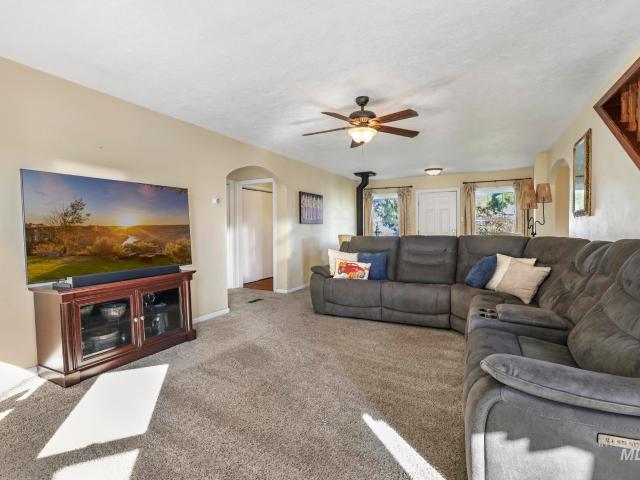 1213 Burley Ave