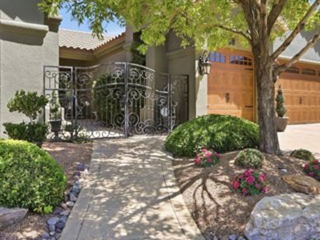 1213 Calle Lago Dr, El Paso, TX 79912