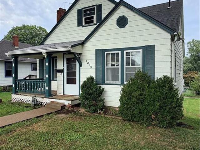 1213 Central Street